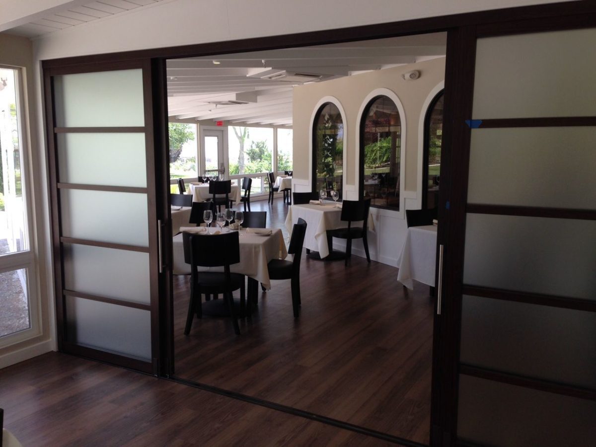 Elevate Your Restaurant's Ambiance with Glass Room Dividers | Space ...